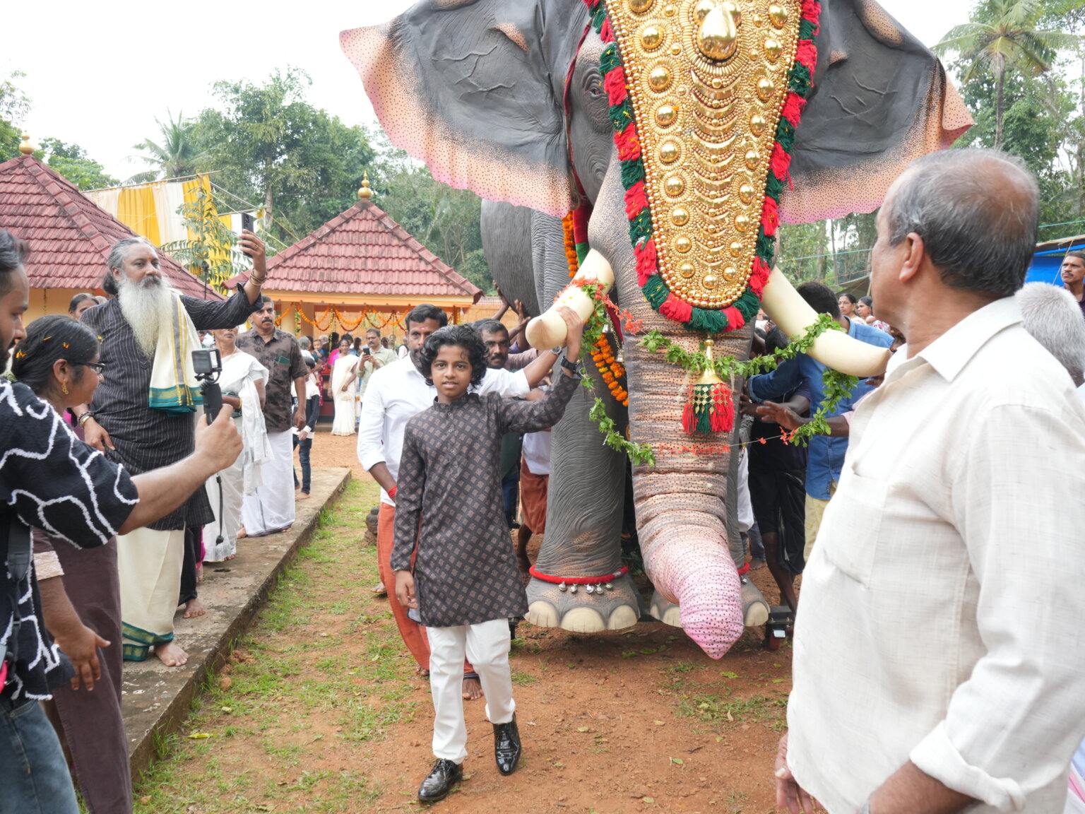Kannur’s First Life-Size Mechanical Elephant Gifted to Edayar Sree ...