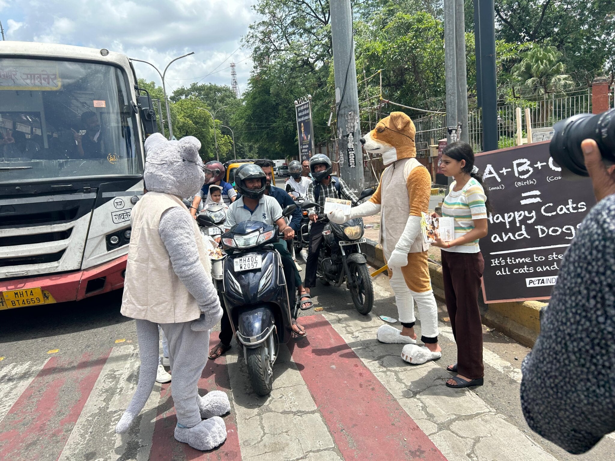 Giant ‘Cat’ and ‘Dog’ Mark Animal Rights Awareness Week with Lesson on ...